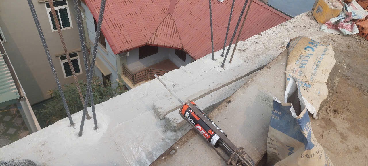 Thi công khoan cấy thép cột D18 bằng keo Ramset Epcon G5 Pro tại công trình Giảng Võ